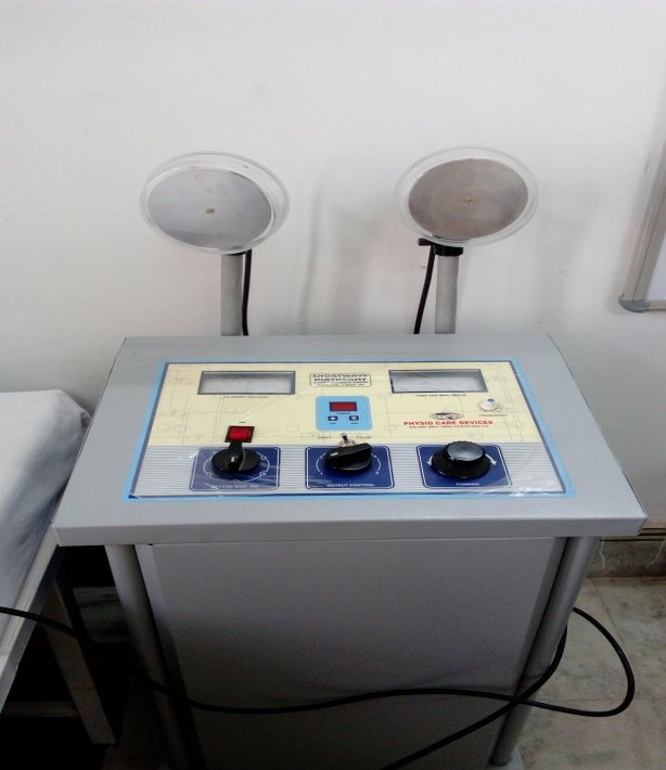 Short Wave Therapy Machine with Continuous and Pulse Modes of treatment ...